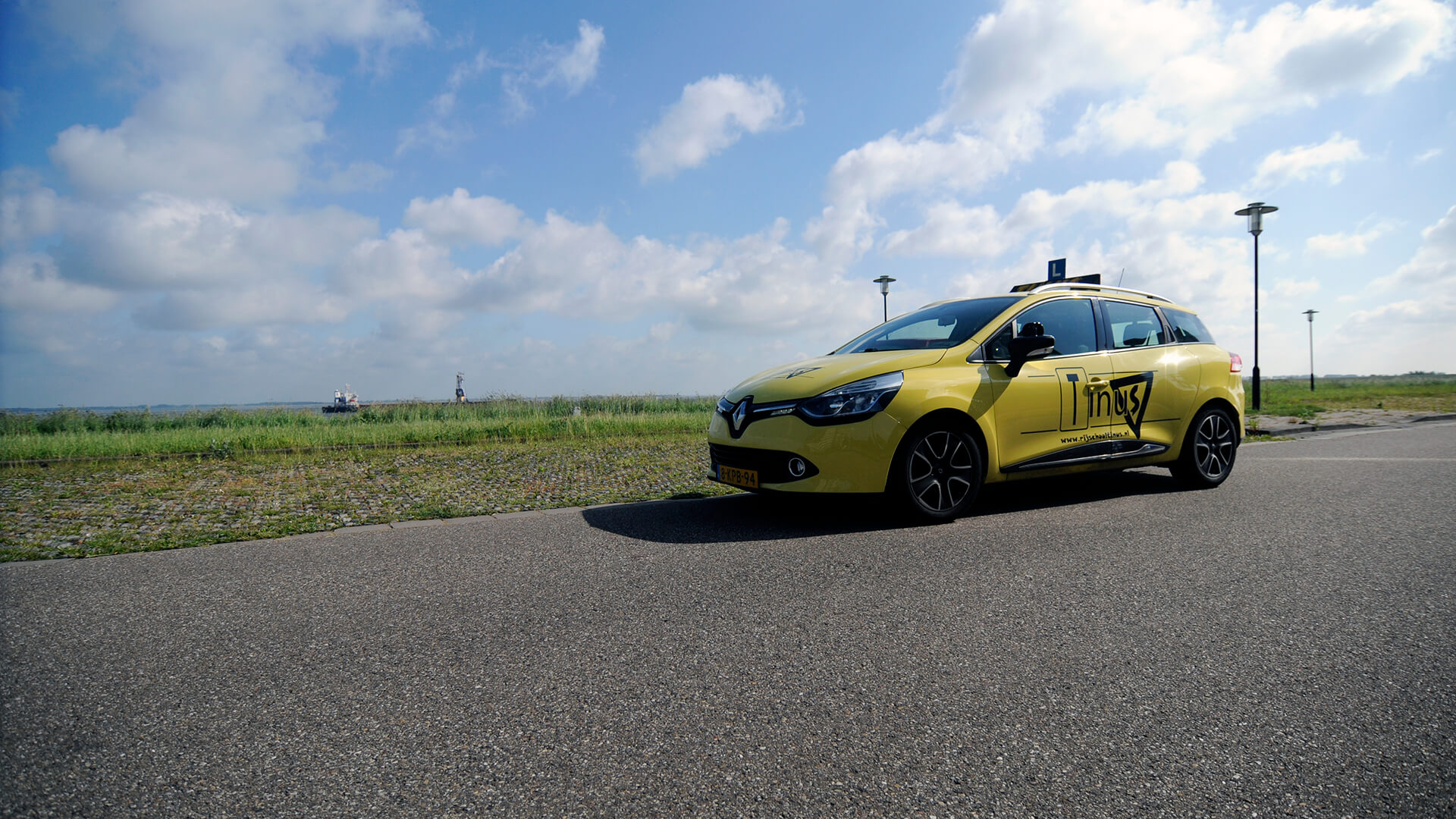 Rijles voor vrachtwagen en aanhanger - Rijschool Tinus Zeeuws-Vlaanderen